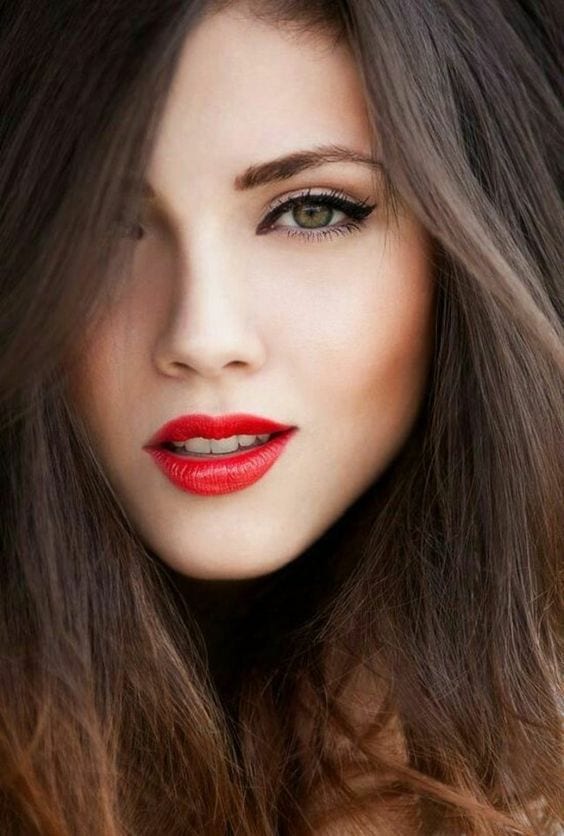Comment porter la couleur rouge ? - Bien habillée